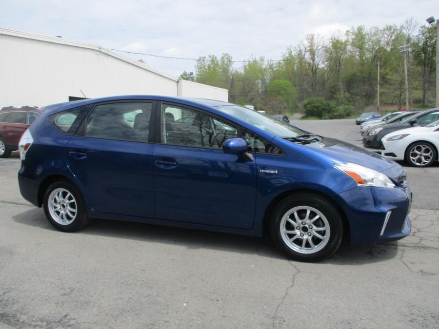 2013 Toyota Prius V II