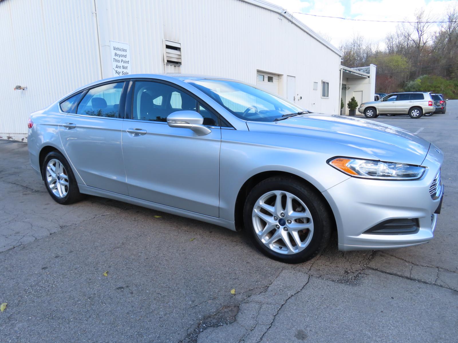 2016 Ford Fusion SE